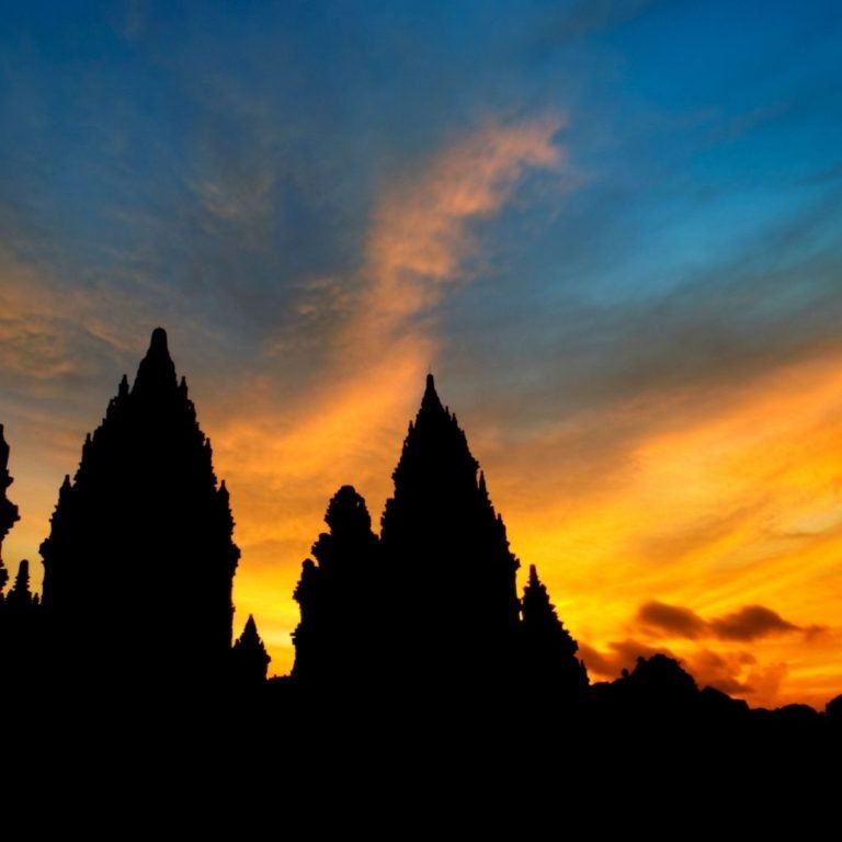 What is Advaita Vedanta? (Teachings Explained, Key Concepts & History)