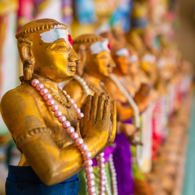 What is Advaita Vedanta? (Teachings Explained, Key Concepts & History)